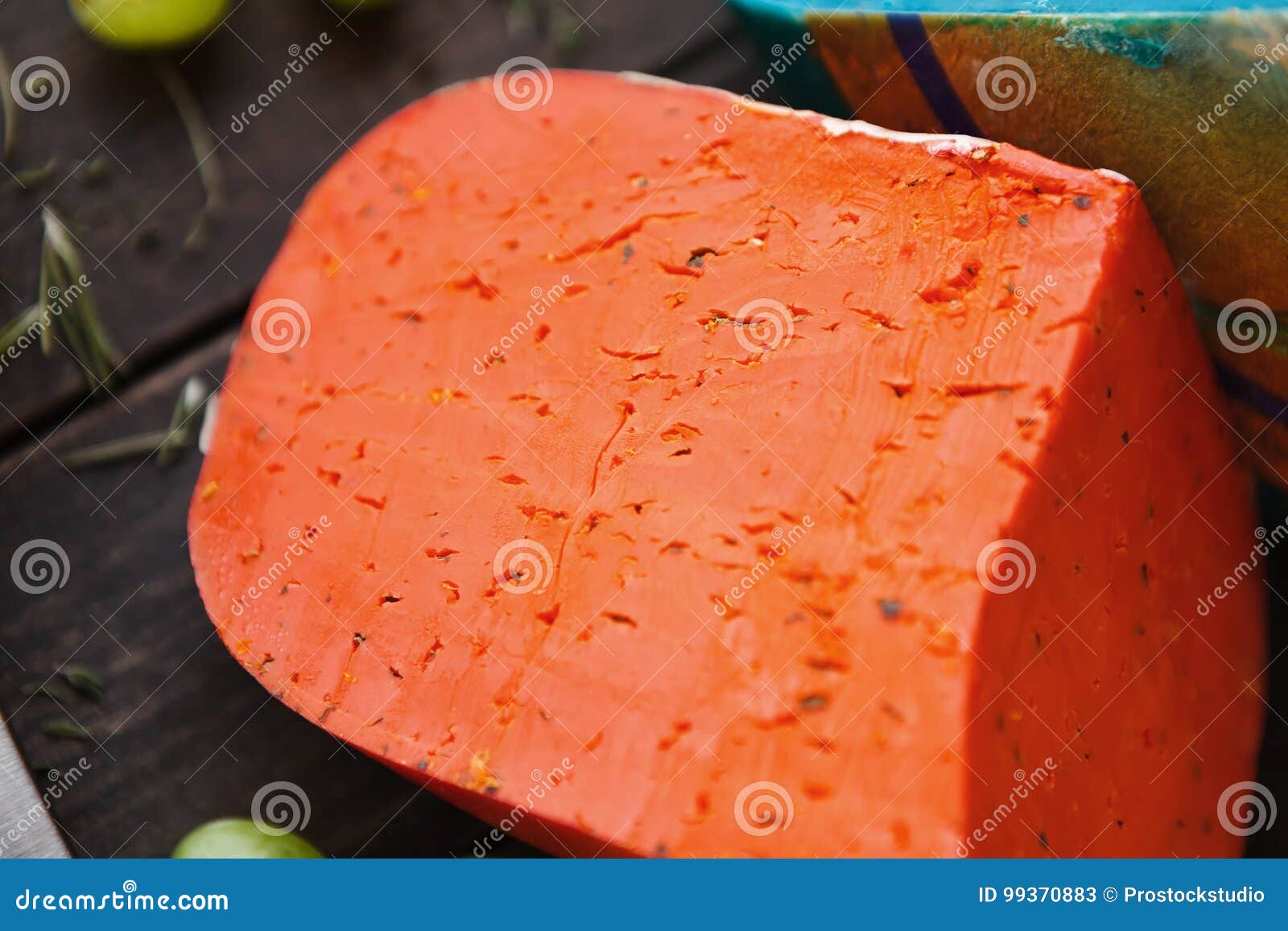 Primer Rojo Del Queso Del Pesto Del Gouda Imagen de archivo - Imagen de ...