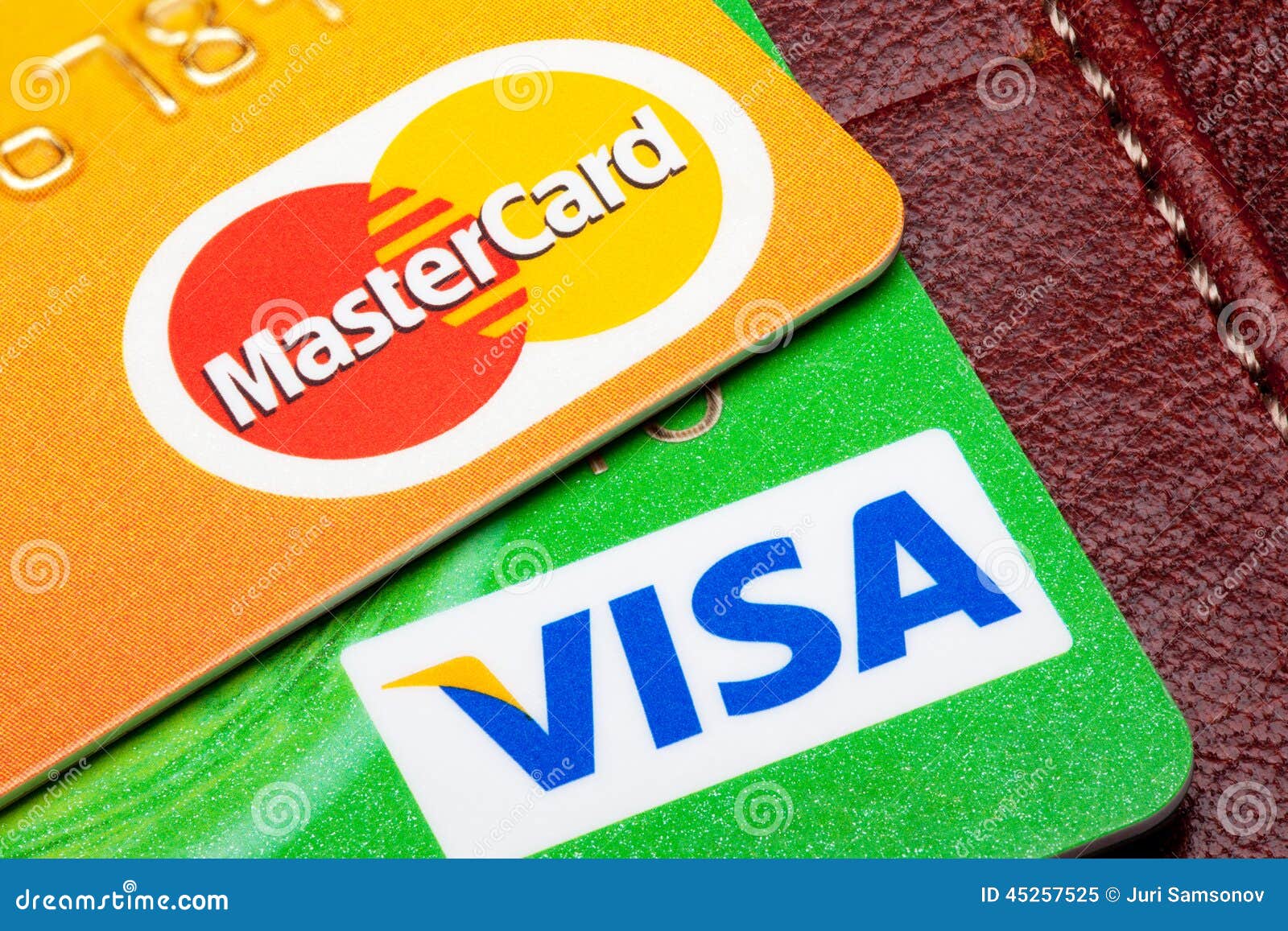 Primer Tarjetas De Crédito De La Visa Y De Mastercard Imagen editorial ...