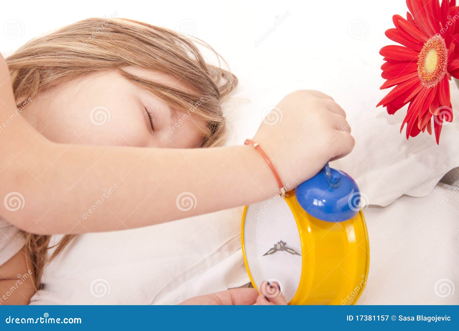 Primo Mattino Che Si Sveglia Immagine Stock - Immagine di cuscino ...