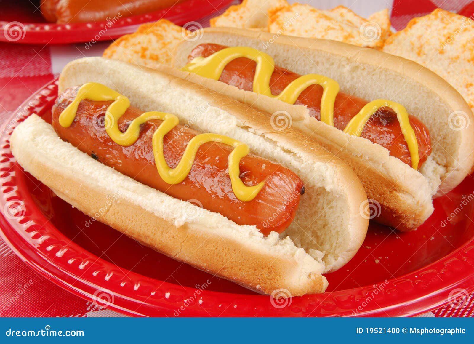 Primo piano dei hot dog fotografia stock. Immagine di spuntino - 19521400