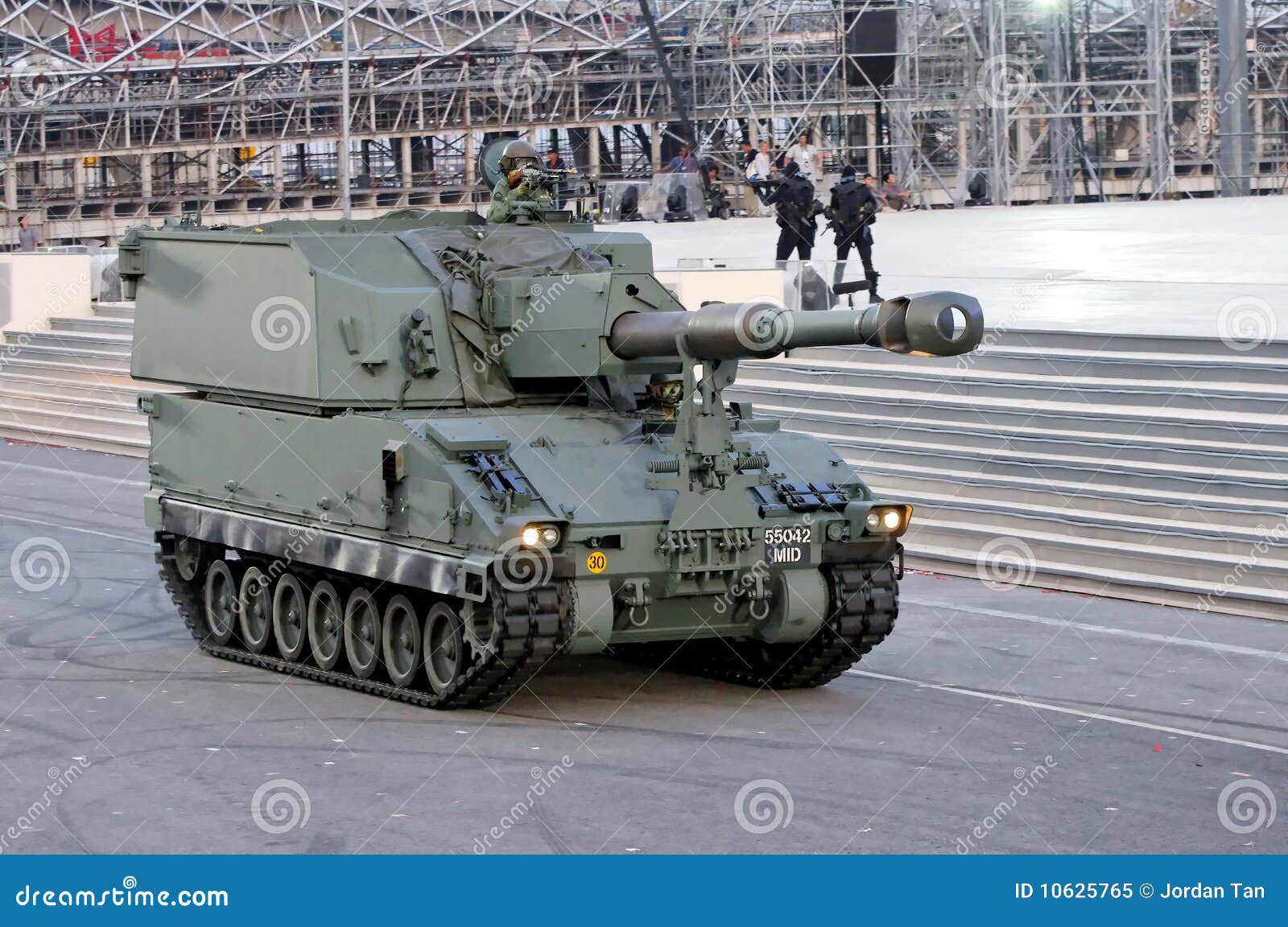 Primus tank at NDP 2009 editorial image. Image of tank - 10625765