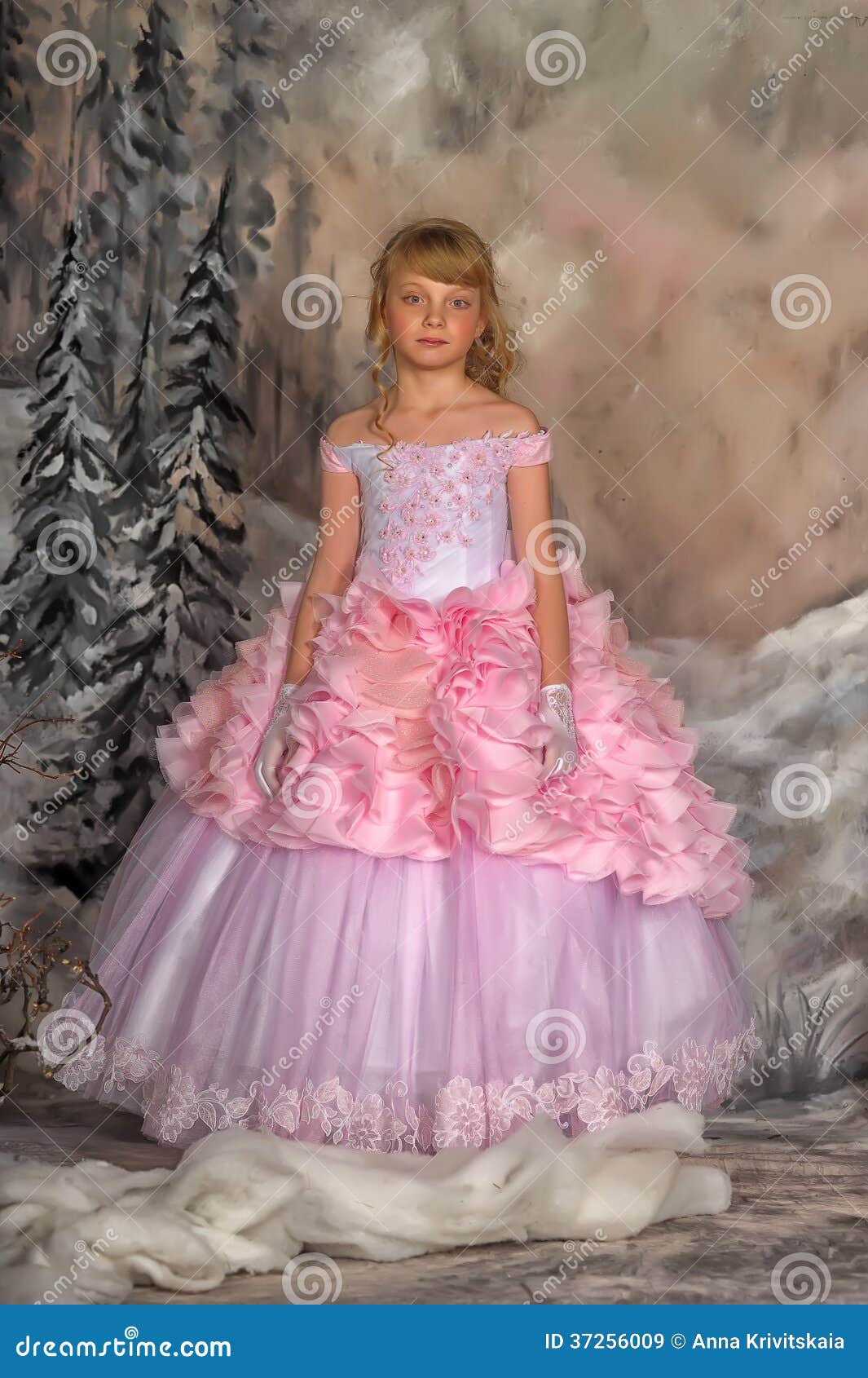 Princesa En Un Vestido Rosado Imagen de archivo - Imagen de flor, ropa ...