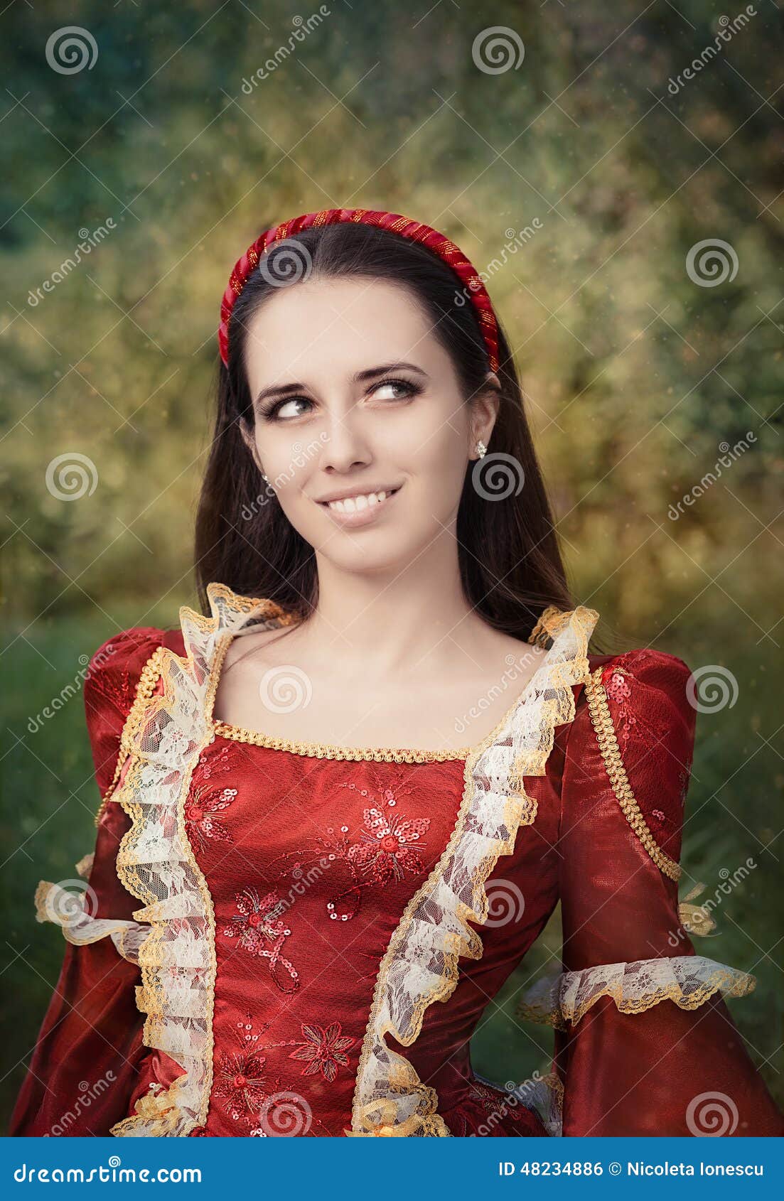 Princesa Medieval Bonita Smiling Foto de Stock - Imagem de halloween ...