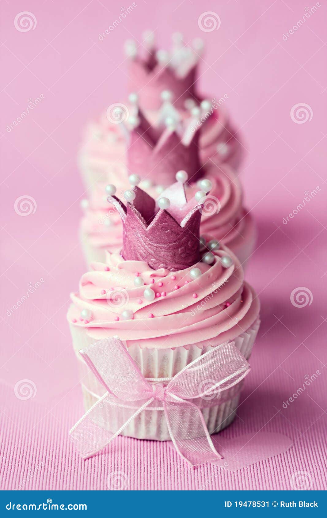 Princess cupcakes stock image. Image of dessert, line - 19478531