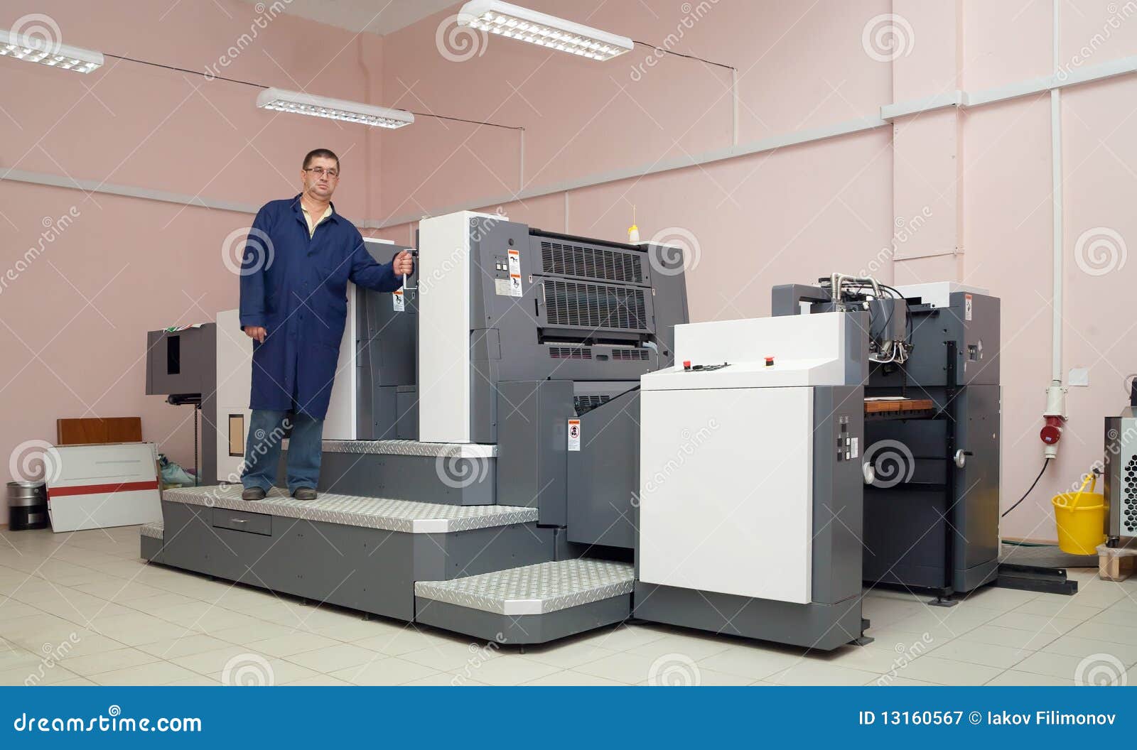 Printer Working at Offset Machine Stock Image - Image of hand, magazine ...