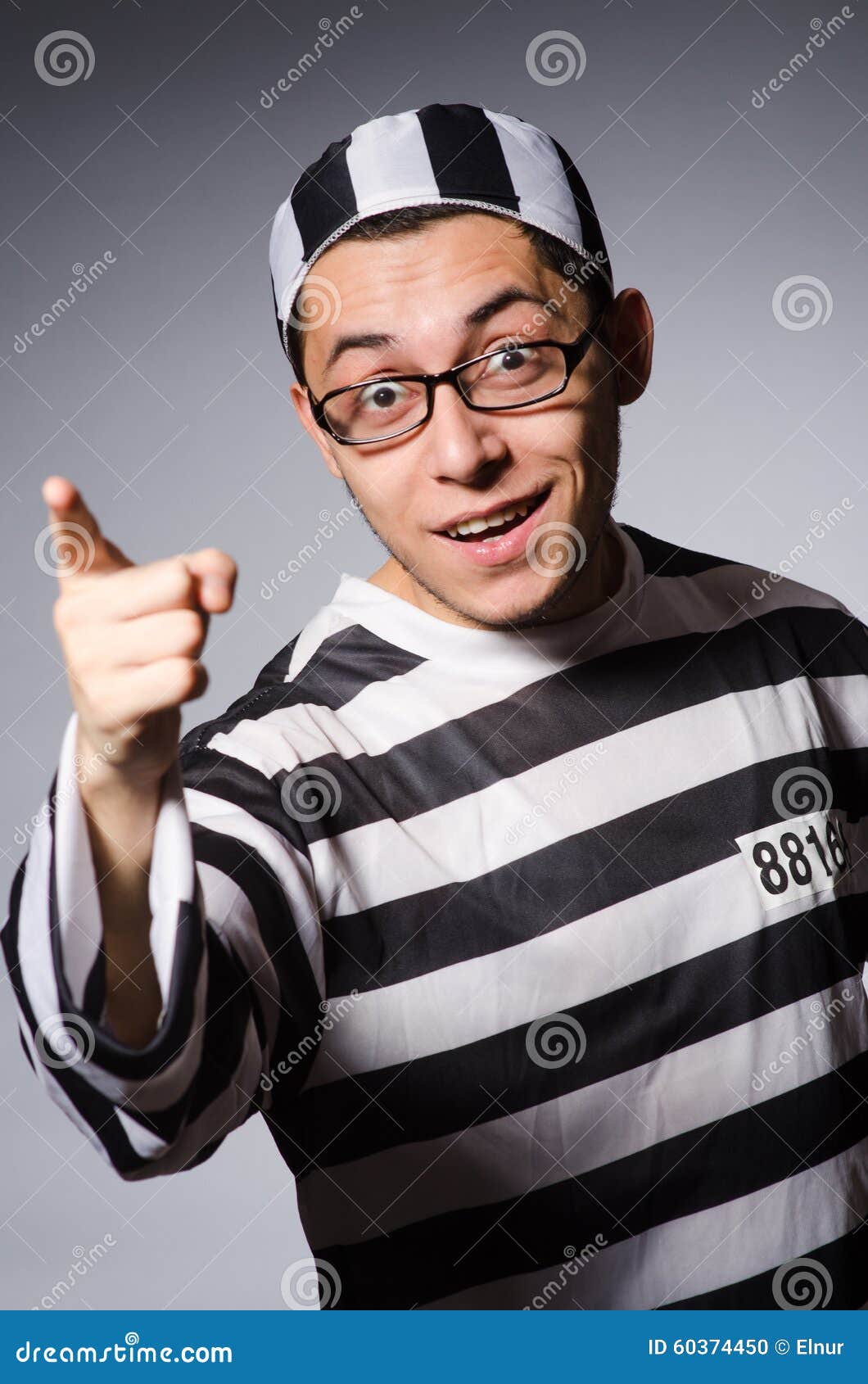 Prisioneiro Novo Contra O Cinza Foto de Stock - Imagem de cadeia ... Prisioneiro Novo Contra O Cinza Foto de Stock - Imagem de cadeia ...