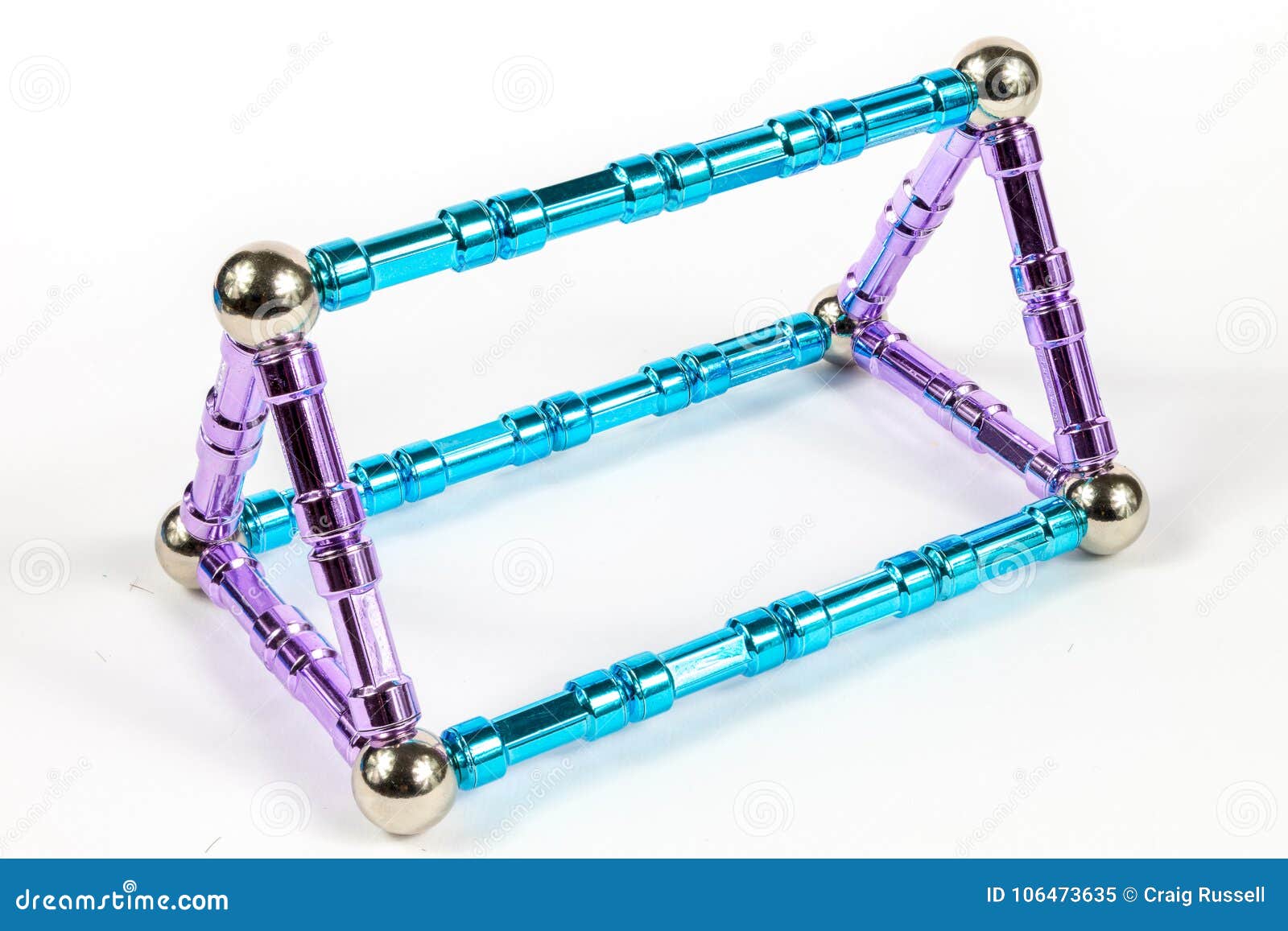 Prisma triangular 3D imagen de archivo. Imagen de fondo - 106473635