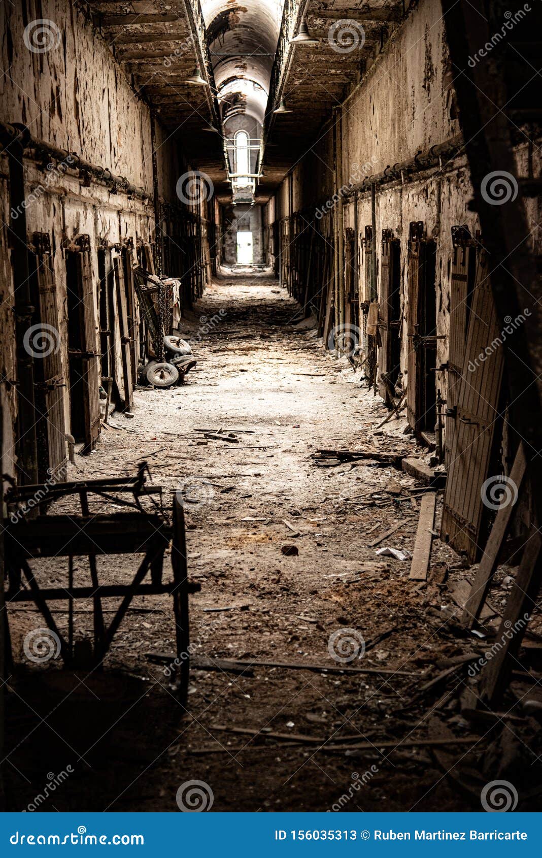 Prison Corridor in Disrepair Stock Image - Image of fugitive, cellblock ...