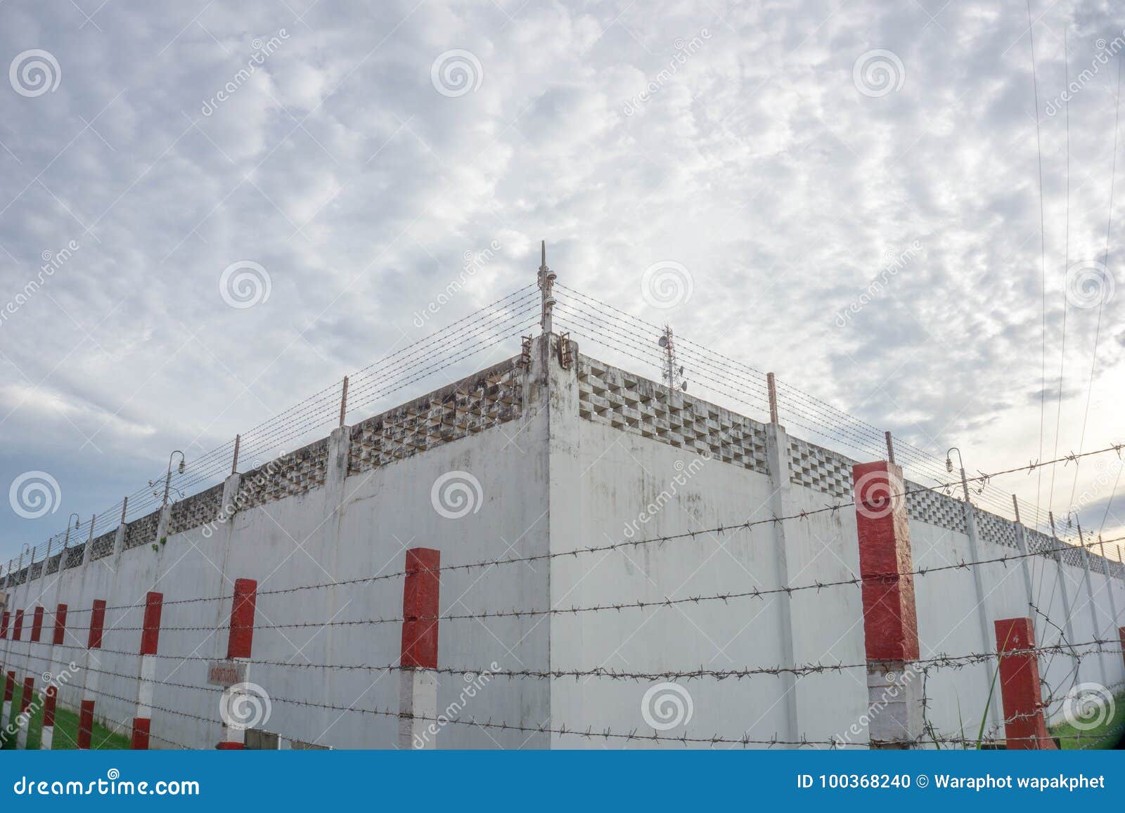 Prison wall sky background editorial image. Image of cell - 100368240