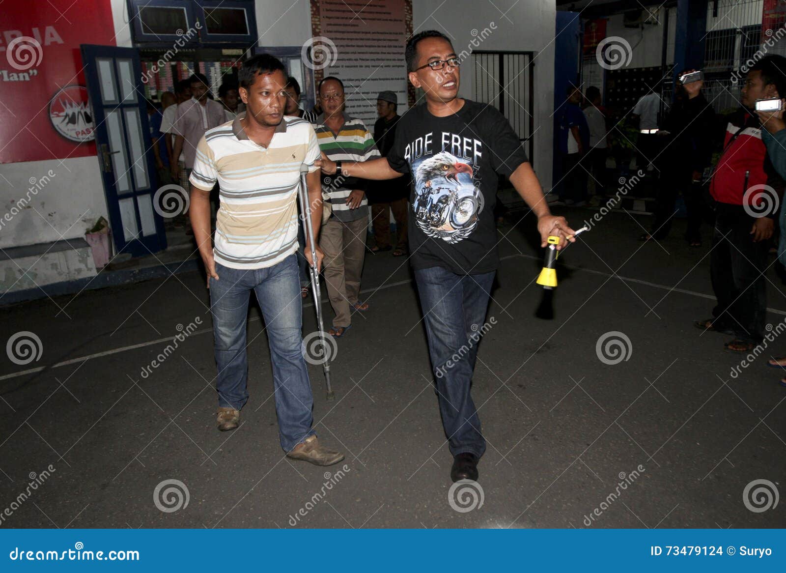 Prisoners editorial stock image. Image of central, digging - 73479124