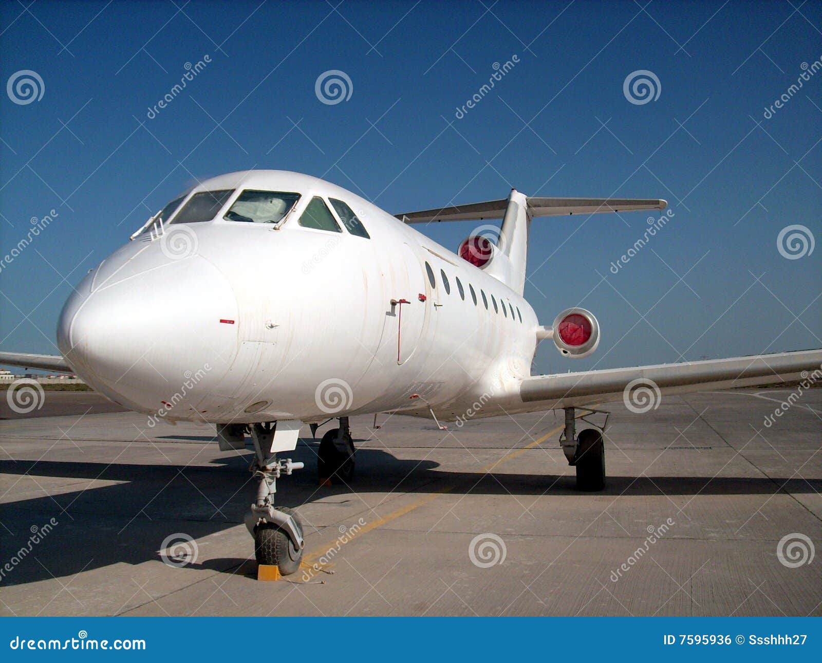 Private jet on runway stock photo. Image of concrete, executive - 7595936
