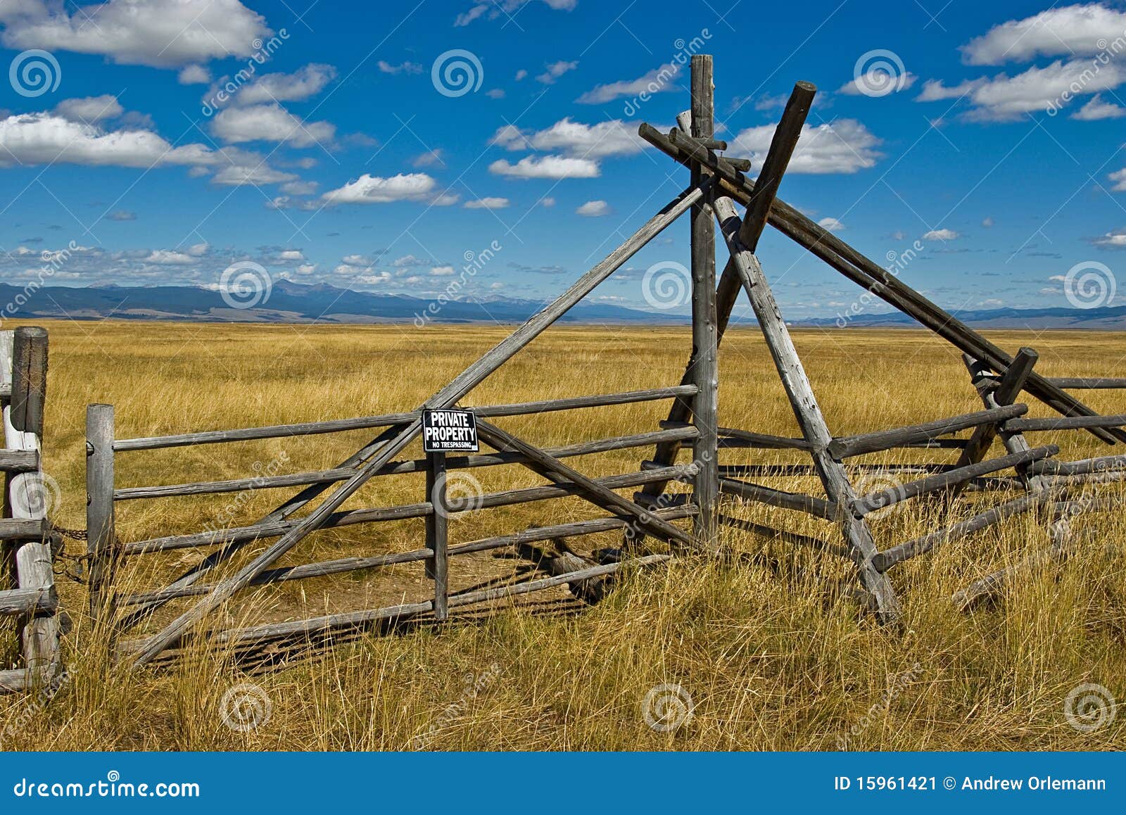 Private Ranch Gate stock image. Image of scenic, wooden - 15961421