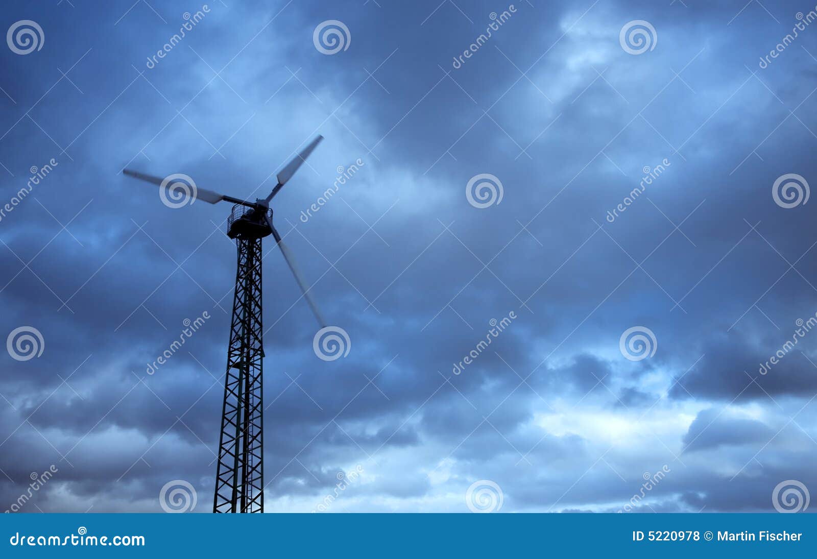 Private Wind-Turbine stockfoto. Bild von energie, elektrisch - 5220978