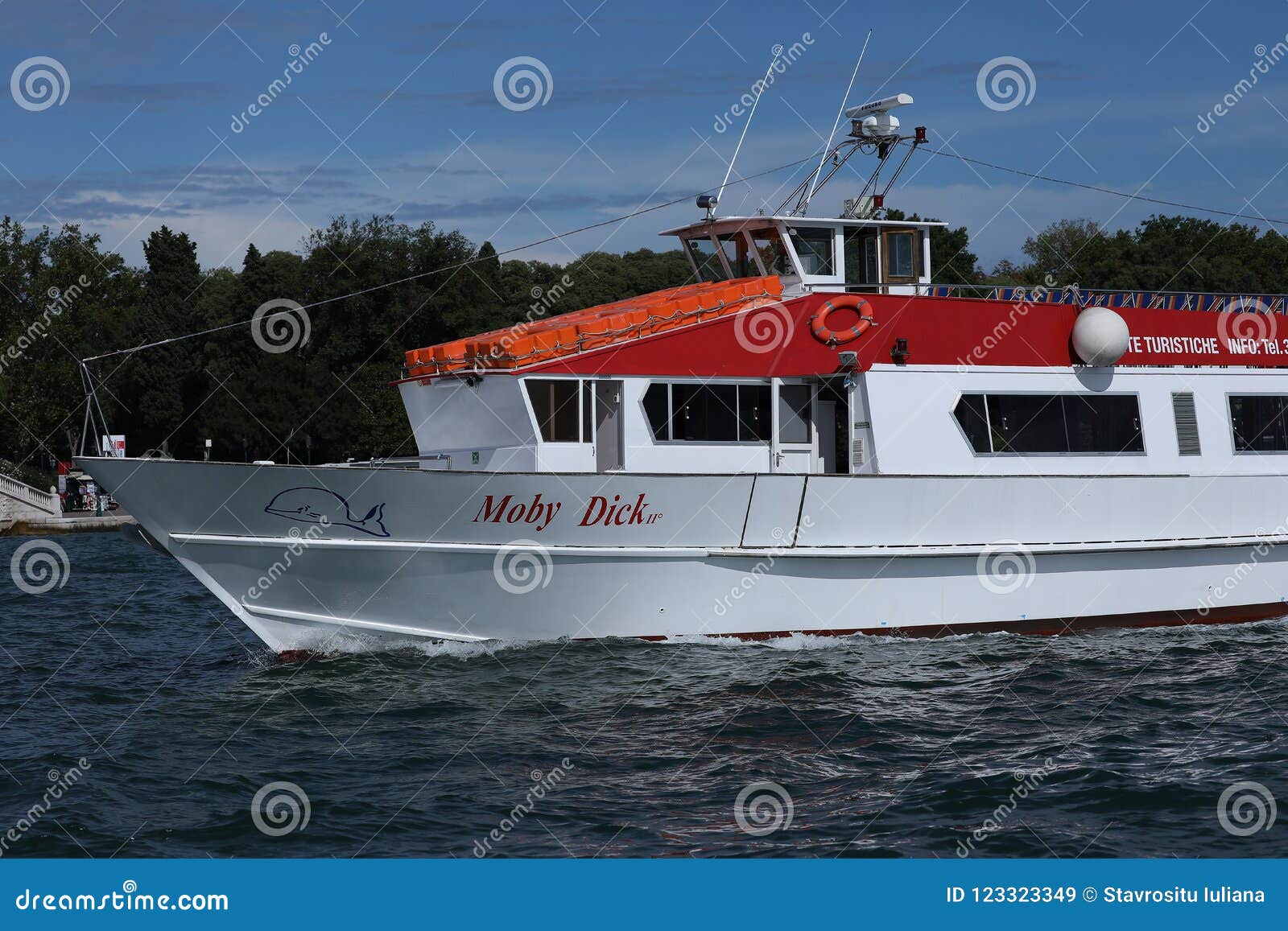 Privates Boot Moby Dick in Venedig, Italien Redaktionelles Stockbild ...