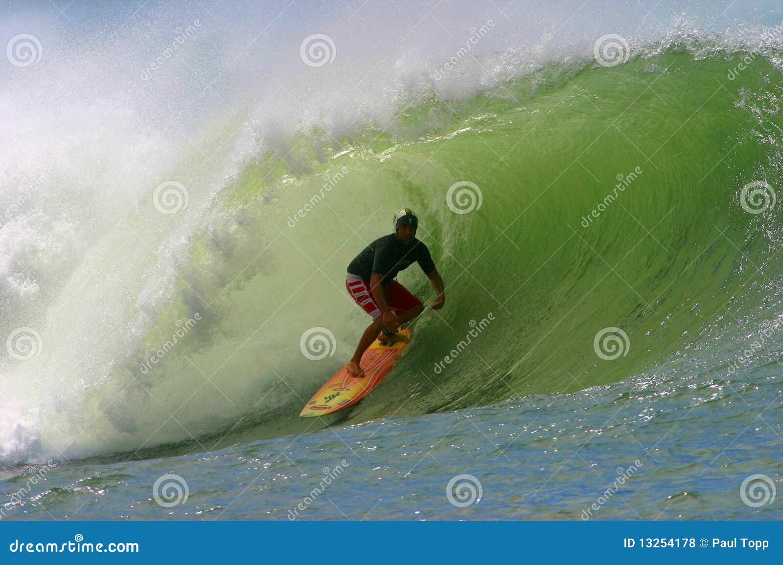 Pro Surfer Liam Mcnamara Surfing in Hawaii Editorial Stock Photo ...