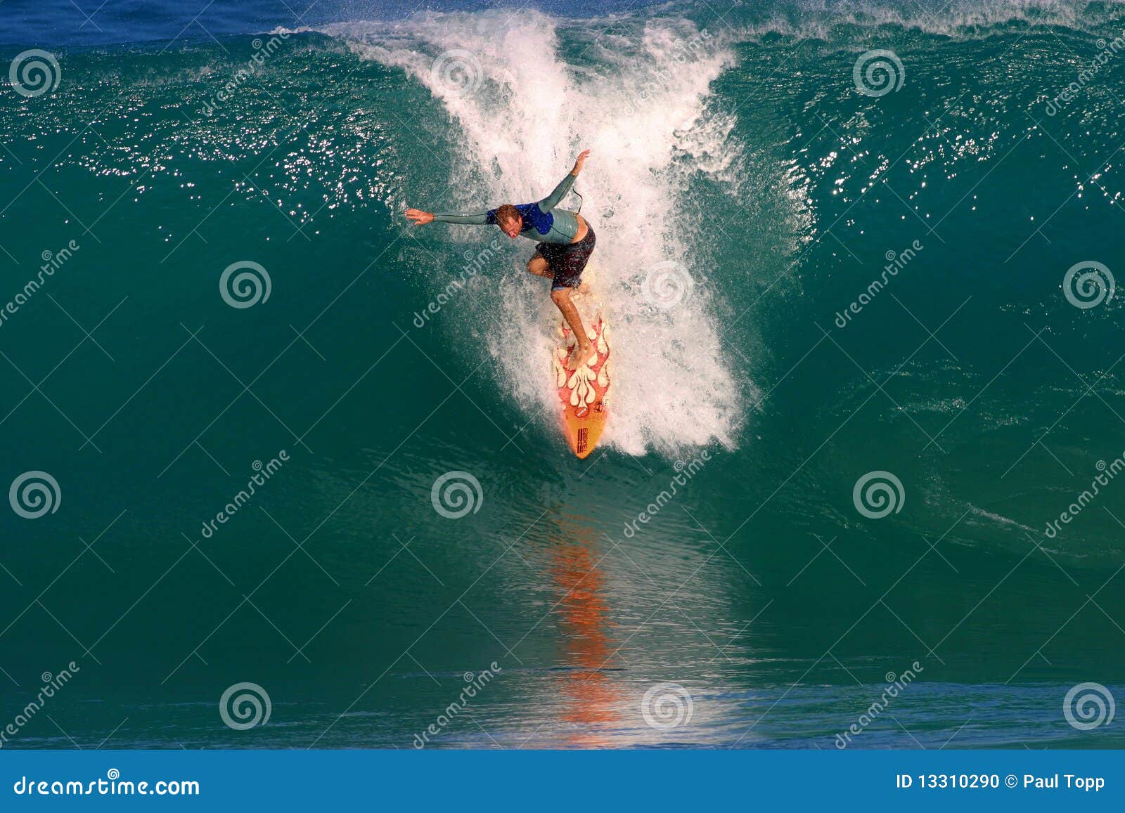 Pro Surfer, Ross Williams Surfant Au Backdoor Image éditorial - Image ...