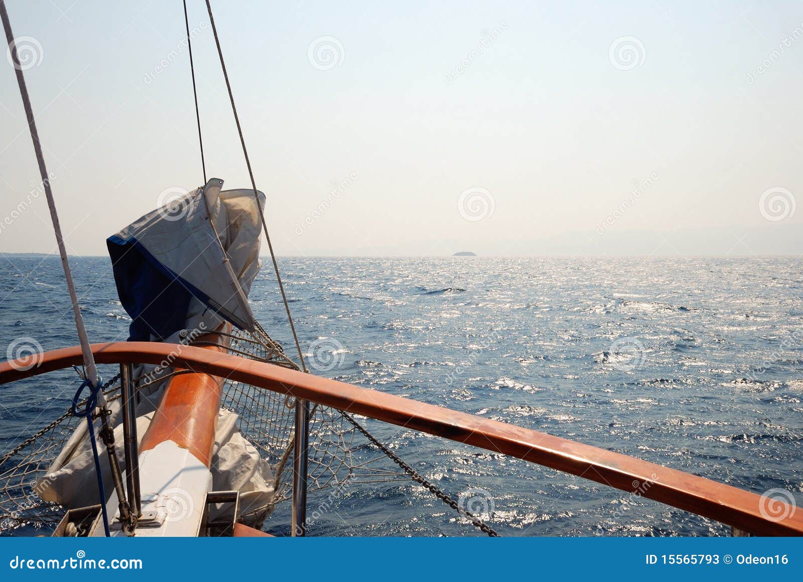 Proa de la nave en el mar imagen de archivo. Imagen de recreacional ...