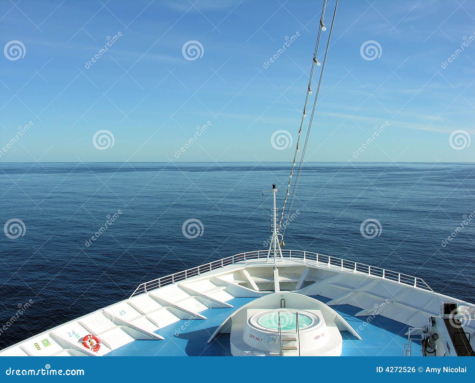 Proa Del Barco De Cruceros En El Mar Foto de archivo - Imagen de ...