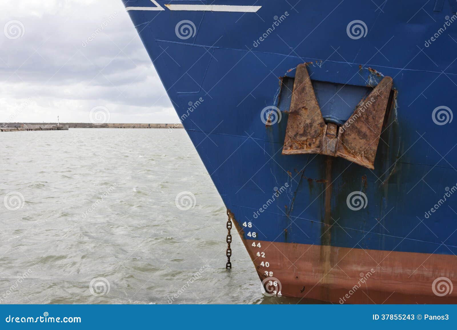 Proa Del Buque De Carga En Puerto Imagen de archivo - Imagen de nariz ...