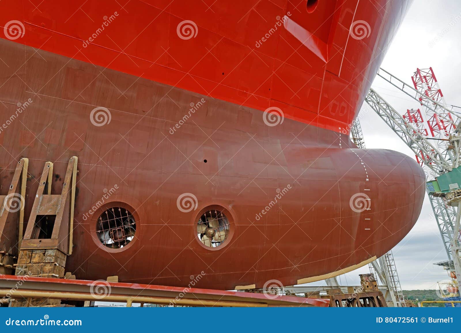 Proa do navio de carga imagem de stock. Imagem de estaleiro - 80472561