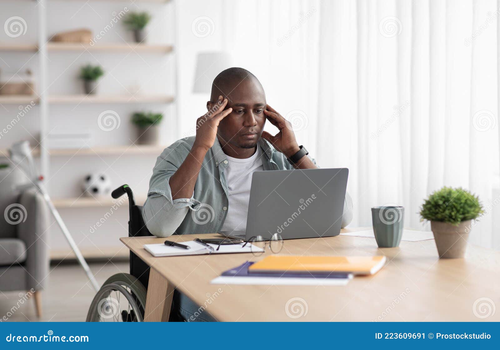 Problems at Work, Difficulties and Error, Overwork. Ill, Bad Feeling or ...