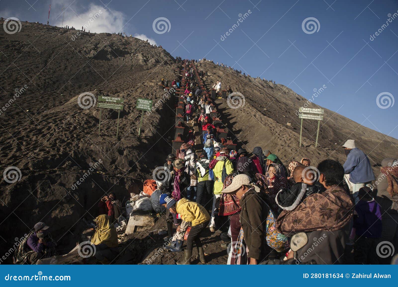 Yadnya Kasada editorial stock image. Image of spirit - 280181634