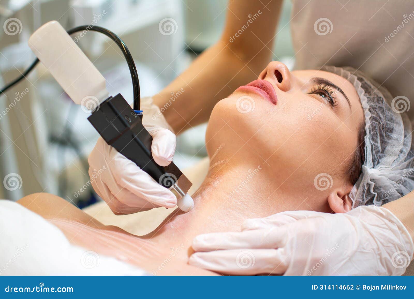 Procedure of Ultrasonic Cleaning of Neck. Ultrasonic Scraber Stock ...