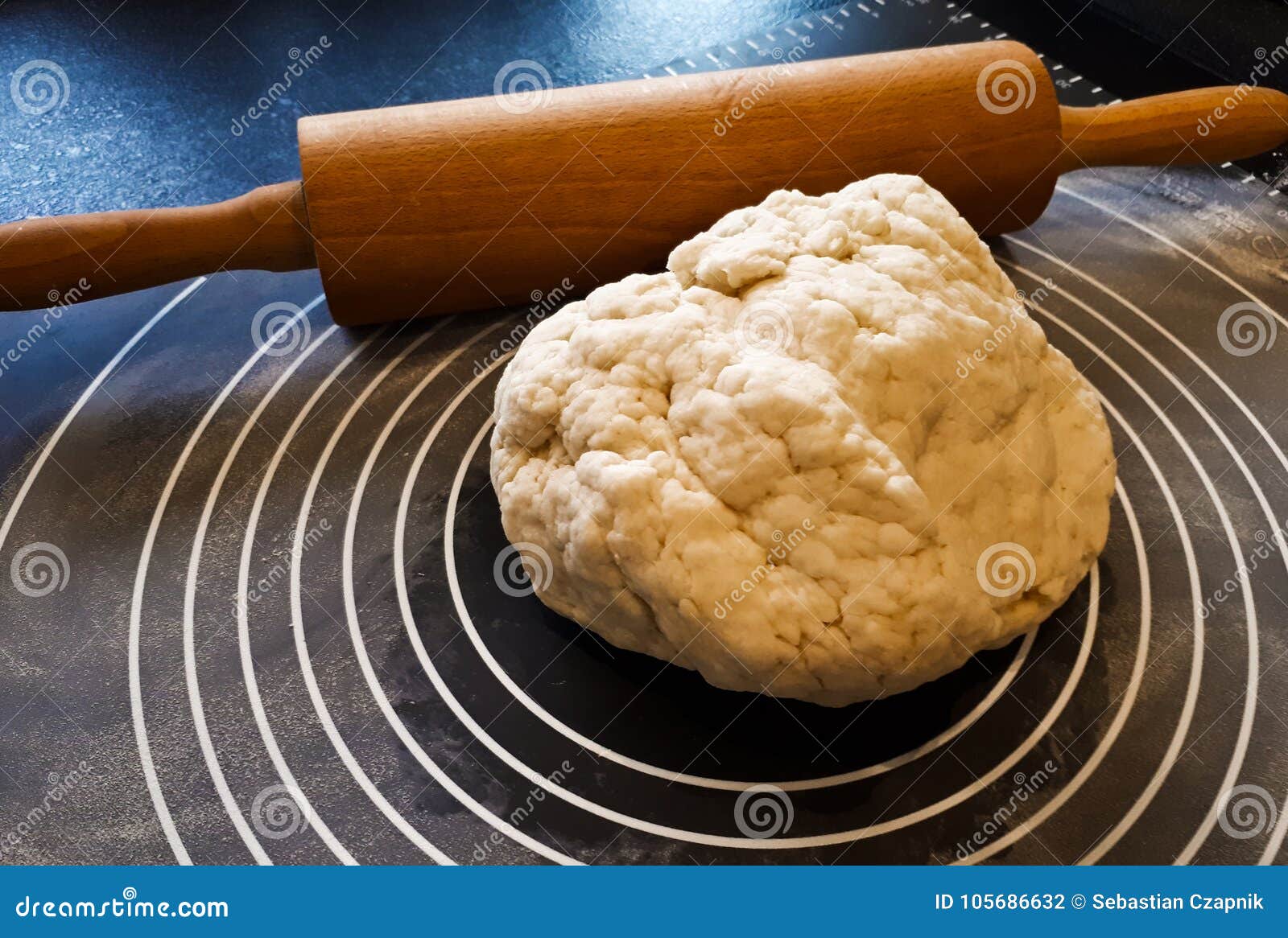 Proceso De Hacer La Navidad Pierogi Polaco Foto de archivo - Imagen de ...