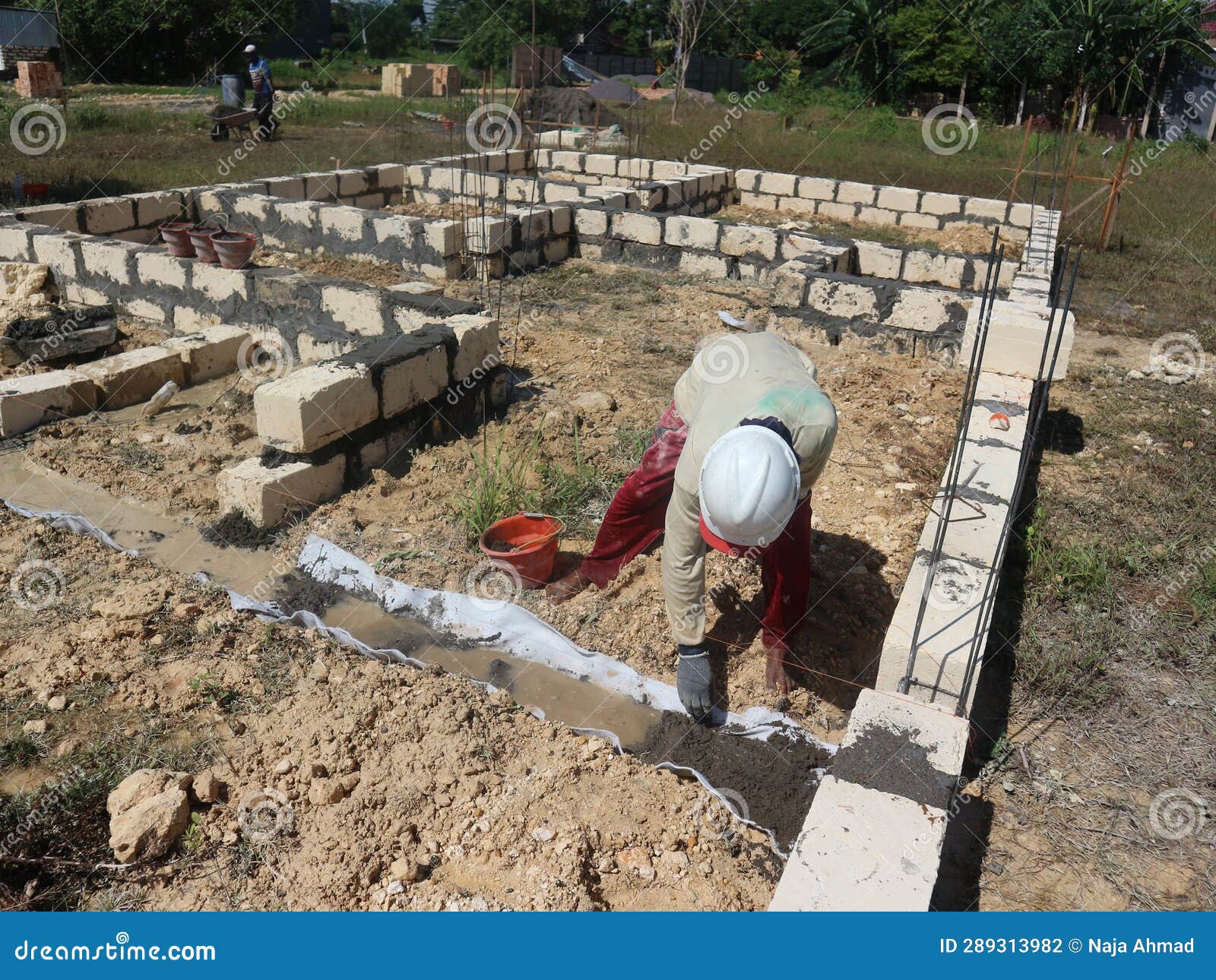 The Process of Building a Comfortable and Beautiful 1-storey House ...