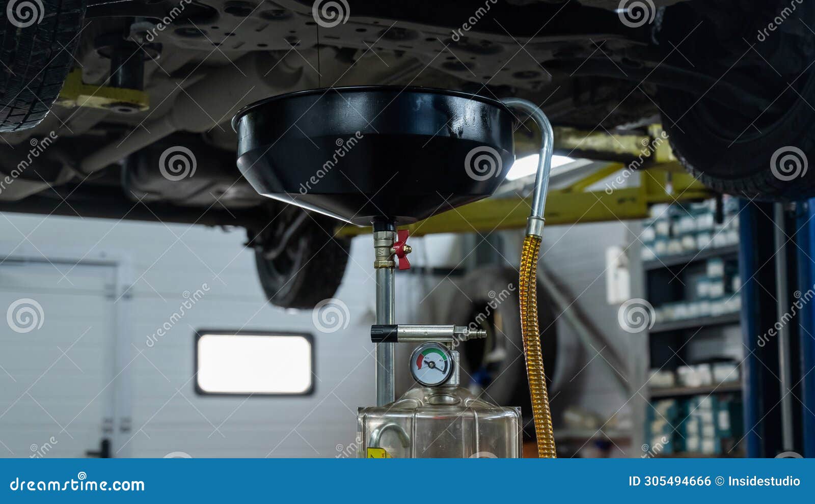 The Process Of Draining Oil From A Motorcycle Engine. Engine Oil ...