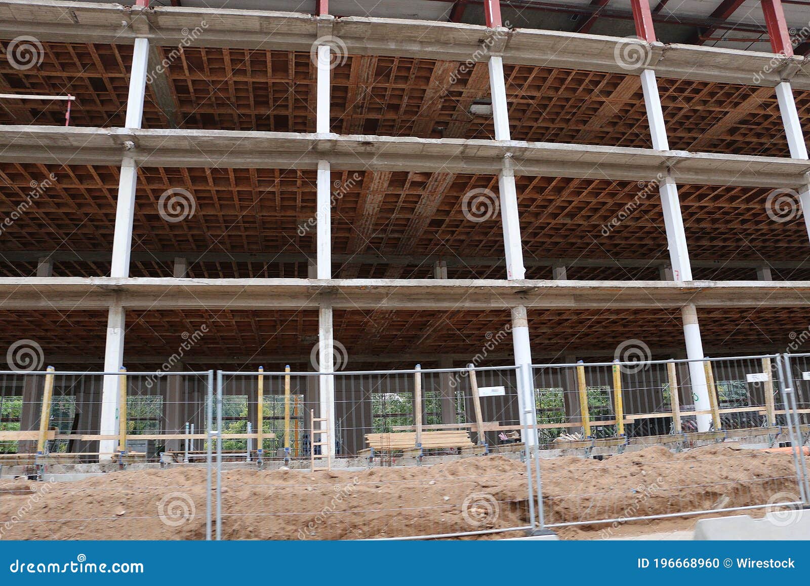 Construction Of A Monolithic House Made Of Concrete, Concrete Support ...