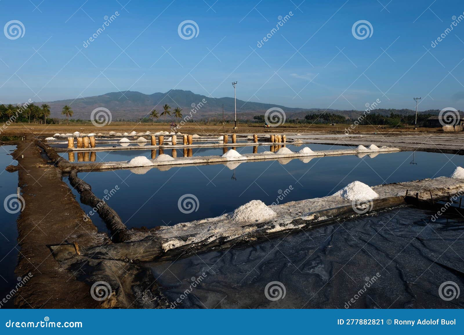 The Process of Crystallization of Sea Water into Salt in the ...