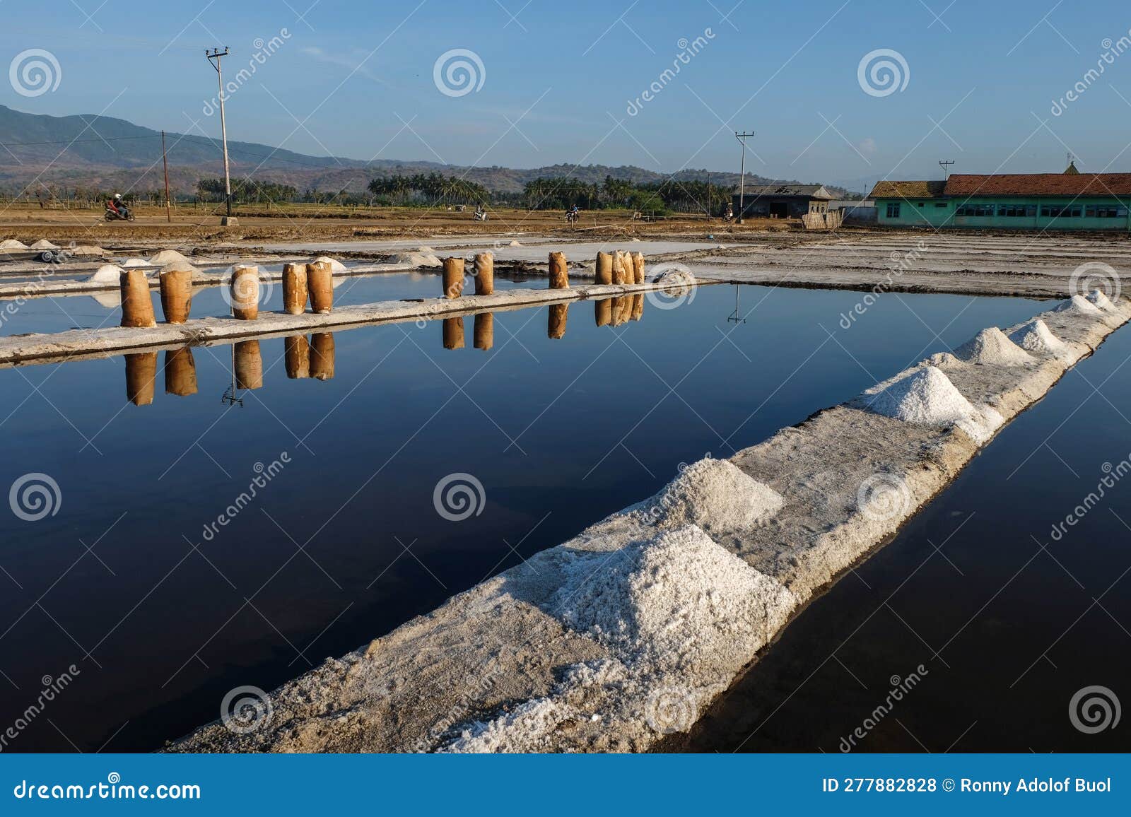 The Process of Crystallization of Sea Water into Salt in the ...