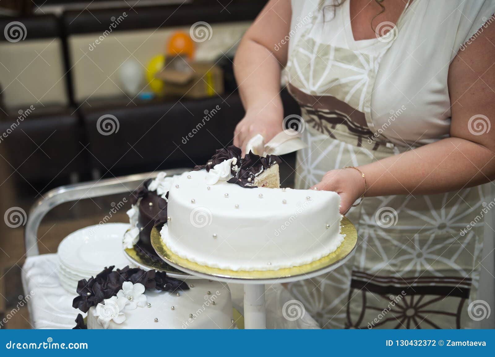 The Process of Dividing the Cake into Pieces 1621. Stock Photo - Image ...