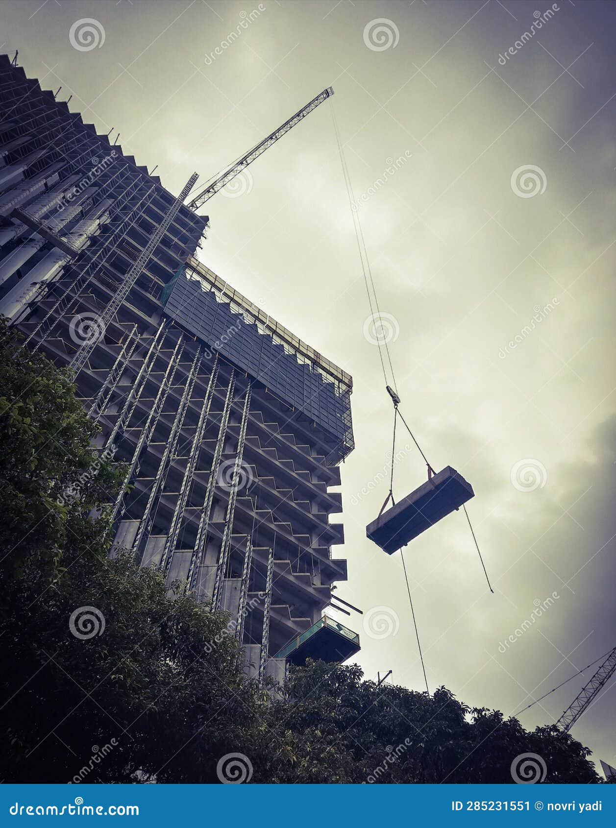 The Process of Lifting Building Construction Materials in Jakarta ...