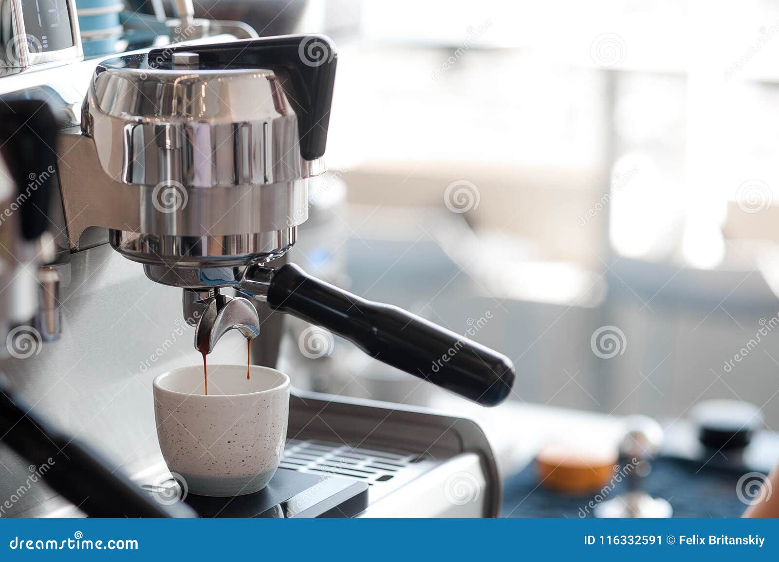 The Process of Making Coffee Stock Image - Image of pour, close: 116332591