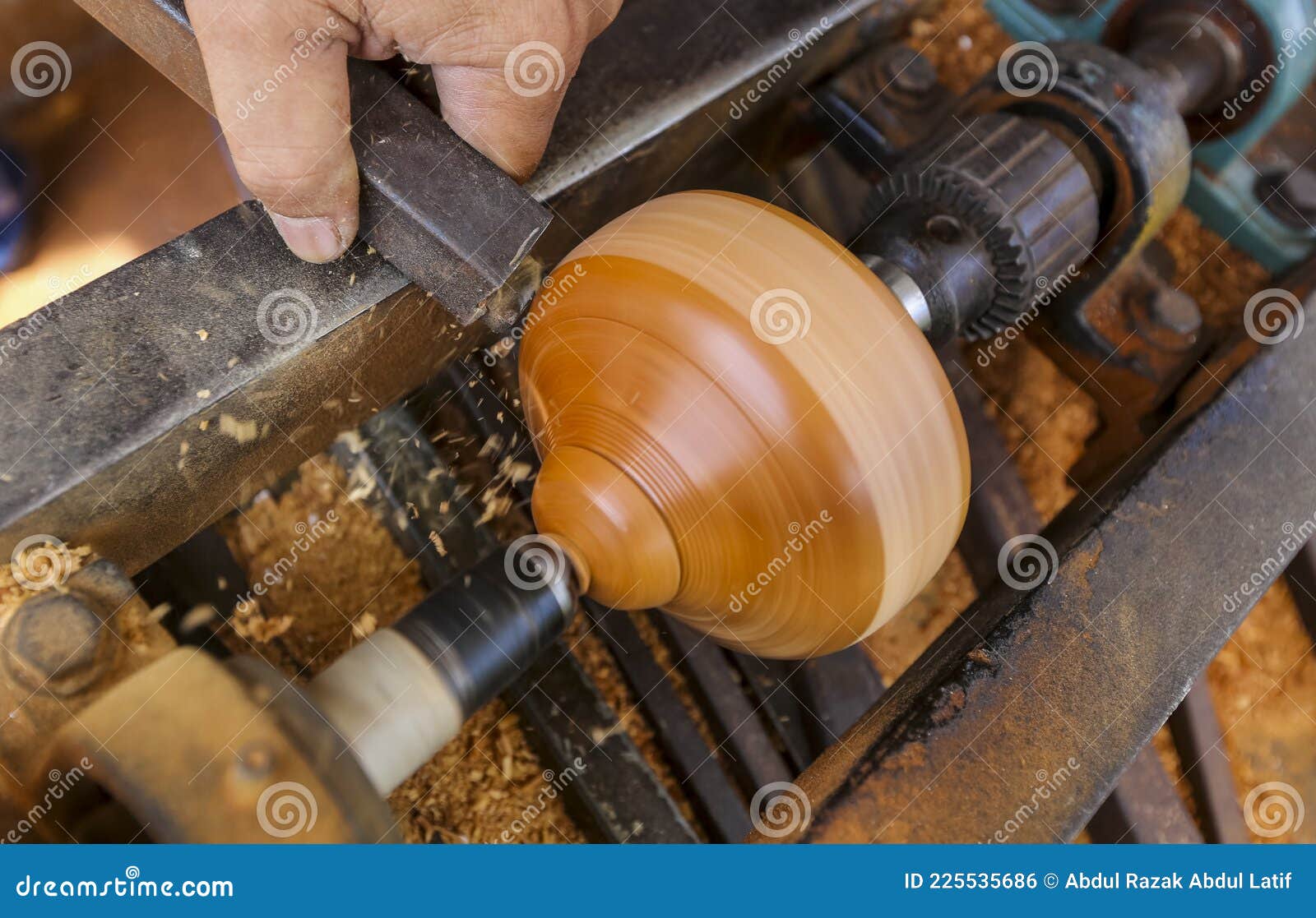 Process of Making the Gasing Stock Photo - Image of hobby, pangkah ...