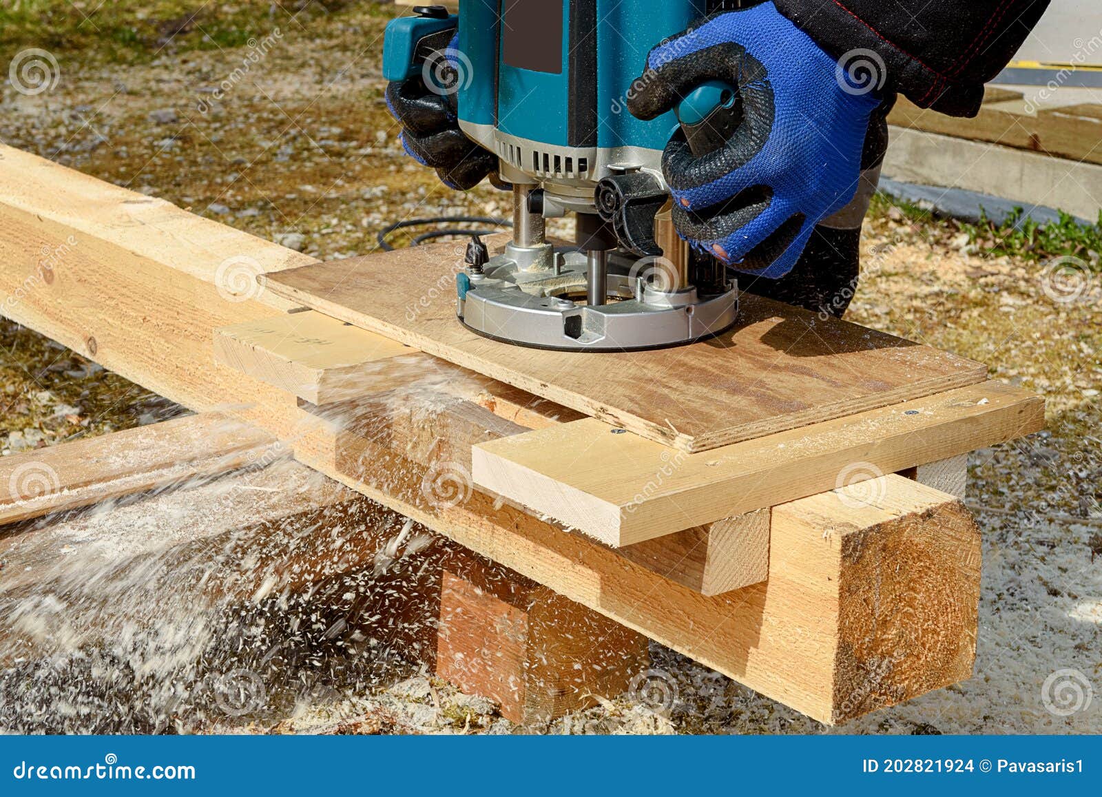 The Process of Milling Wood on a Round Machine. Passion for Wood ...