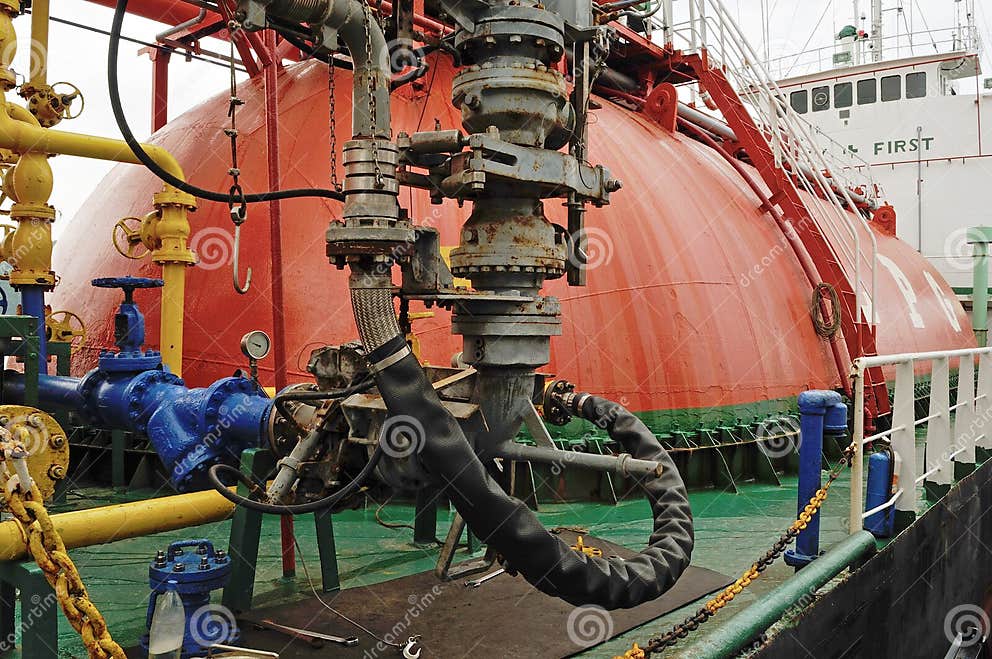 Process on Oil and Gas Transfer Platforms Stock Image - Image of flame ...