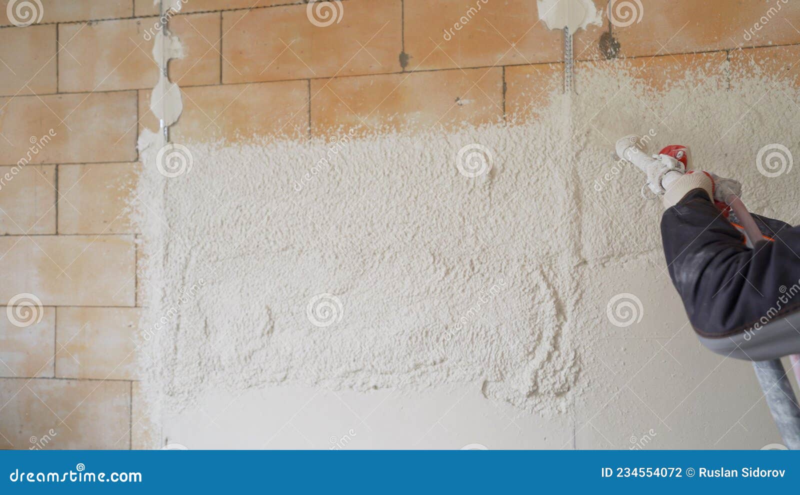 The Process of Automatically Applying Plaster. the Process of ...