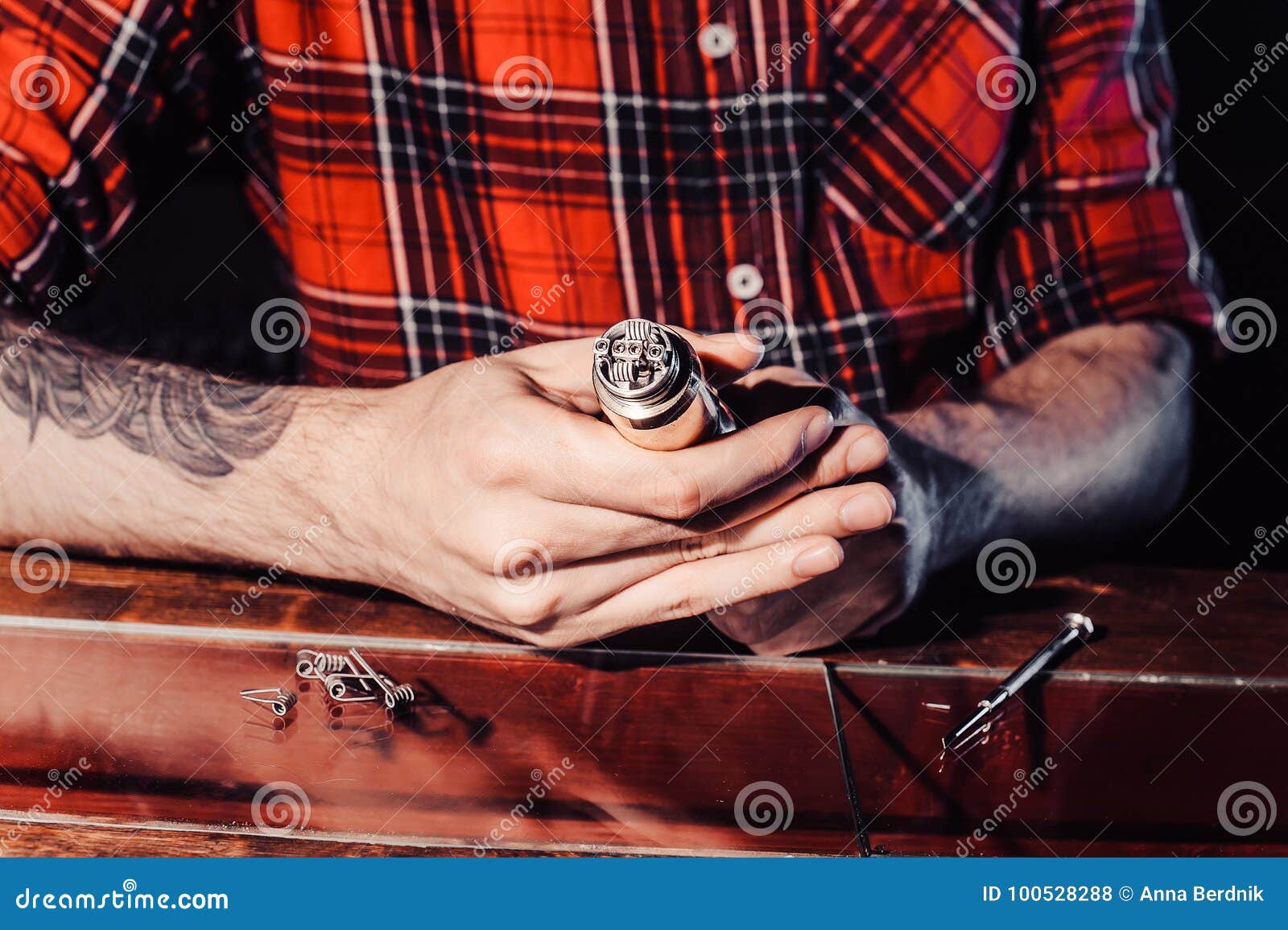 The Process of Servicing the Mechanical Vape Device. Master Replace ...