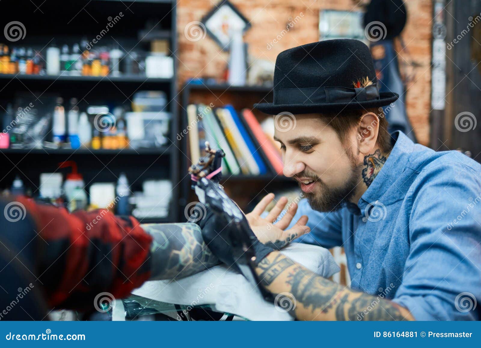 Process of tattooer work stock image. Image of subculture - 86164881