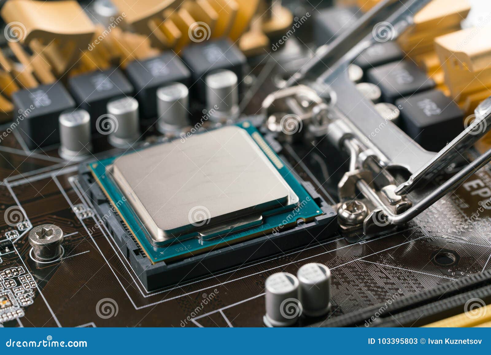 Processador Moderno Do Computador No Soquete Do Processador Central ...