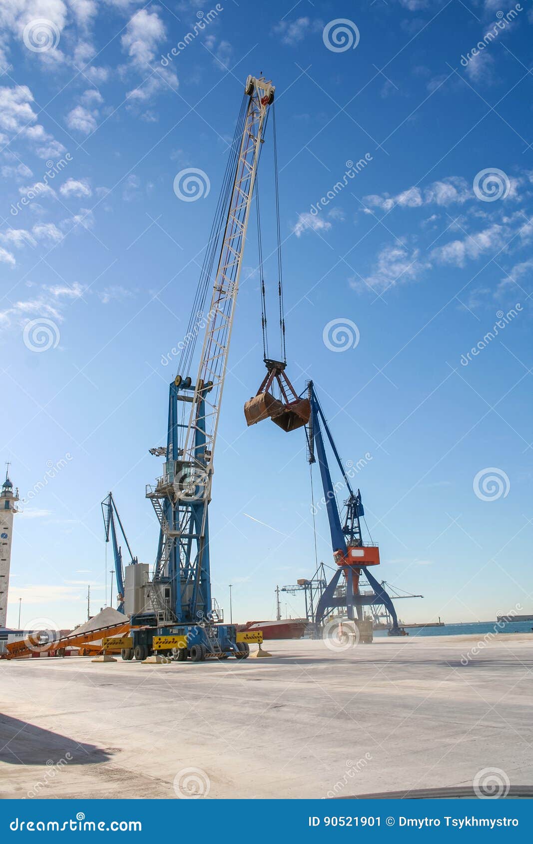 Processing Clay in the Port Editorial Photo - Image of spain, port ... Processing Clay in the Port Editorial Photo - Image of spain, port ...
