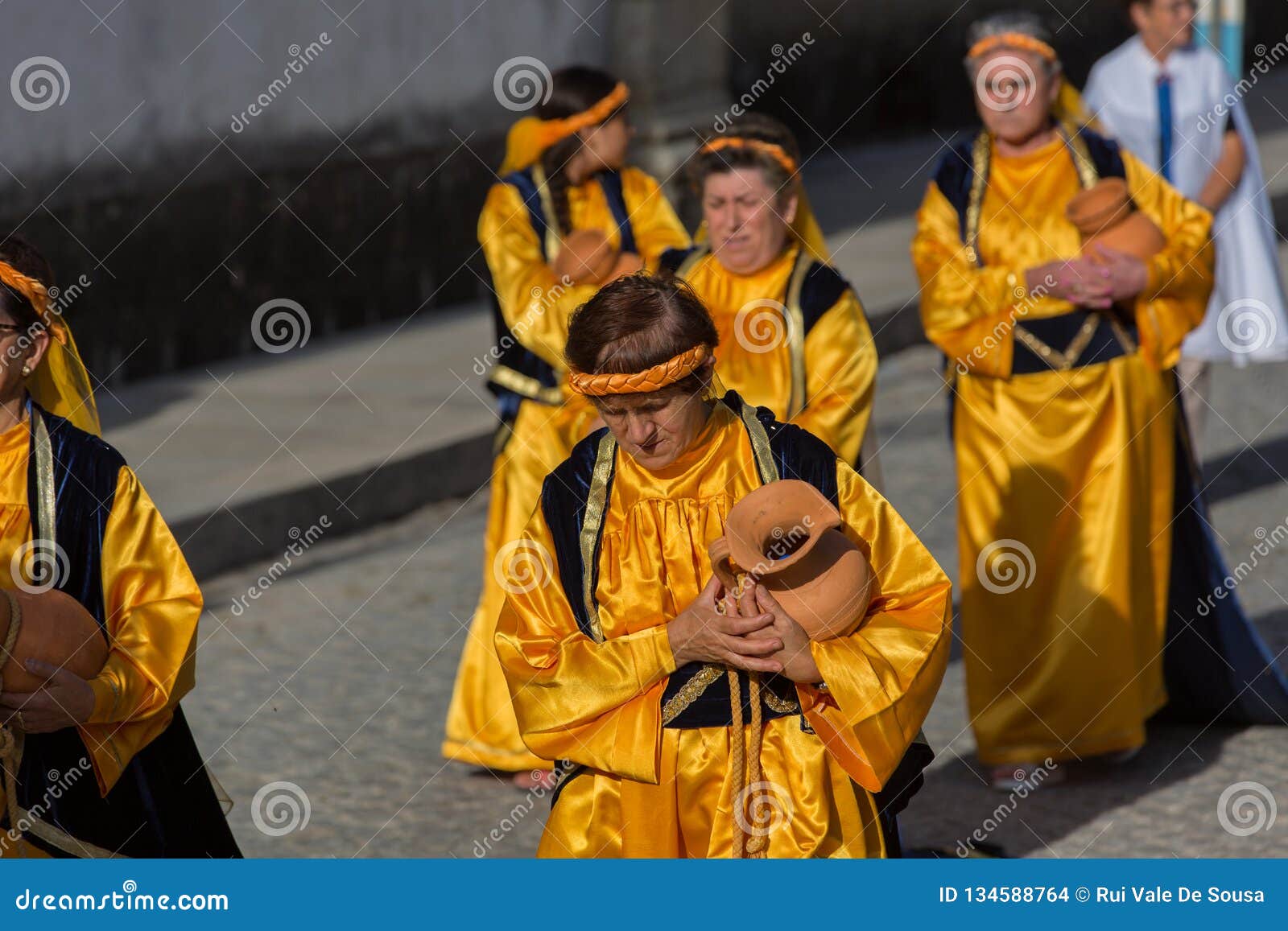 Procession redactionele stock afbeelding. Image of viering - 134588764