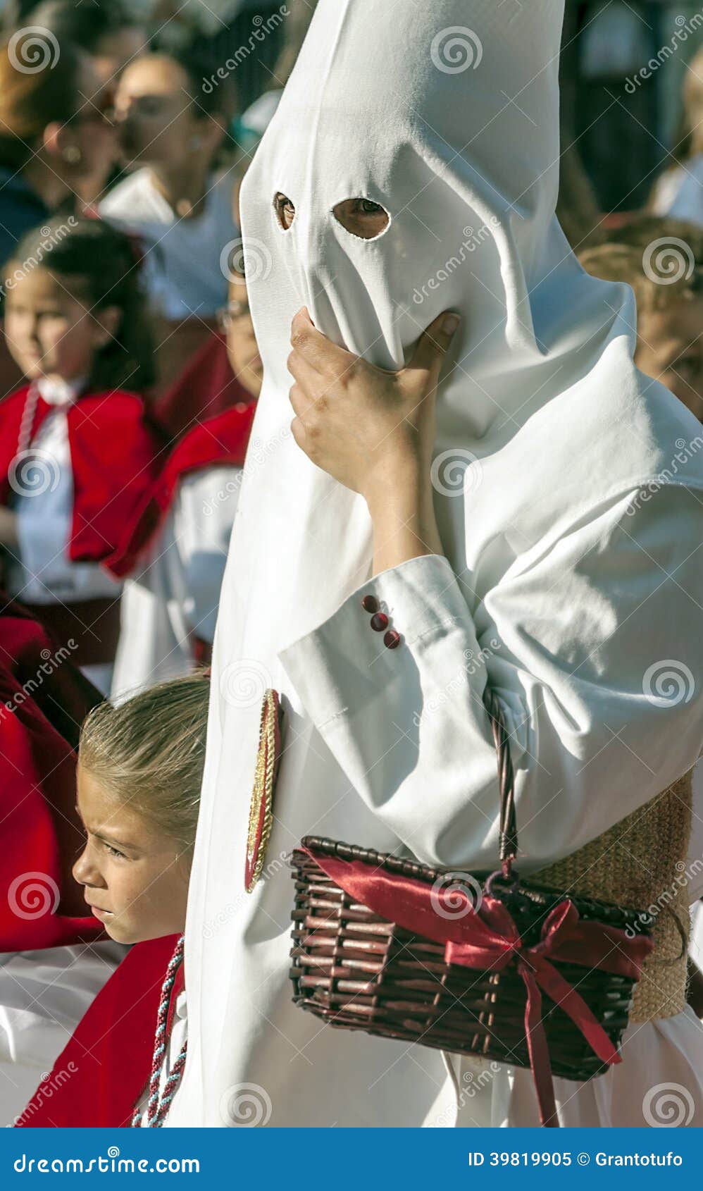 Processione di Pasqua immagine editoriale. Immagine di cestino - 39819905