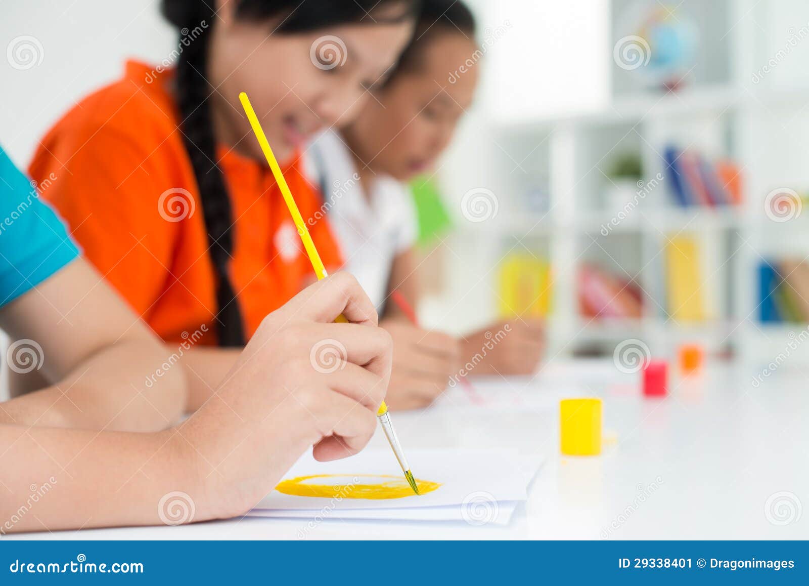 Processo do desenho imagem de stock. Imagem de amarelo - 29338401