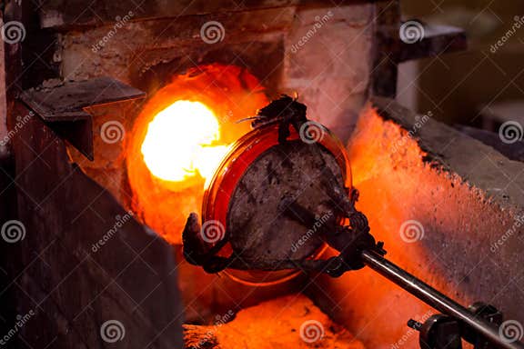 Processus De Fabrication De Fabrications Du Verre Image stock - Image ...
