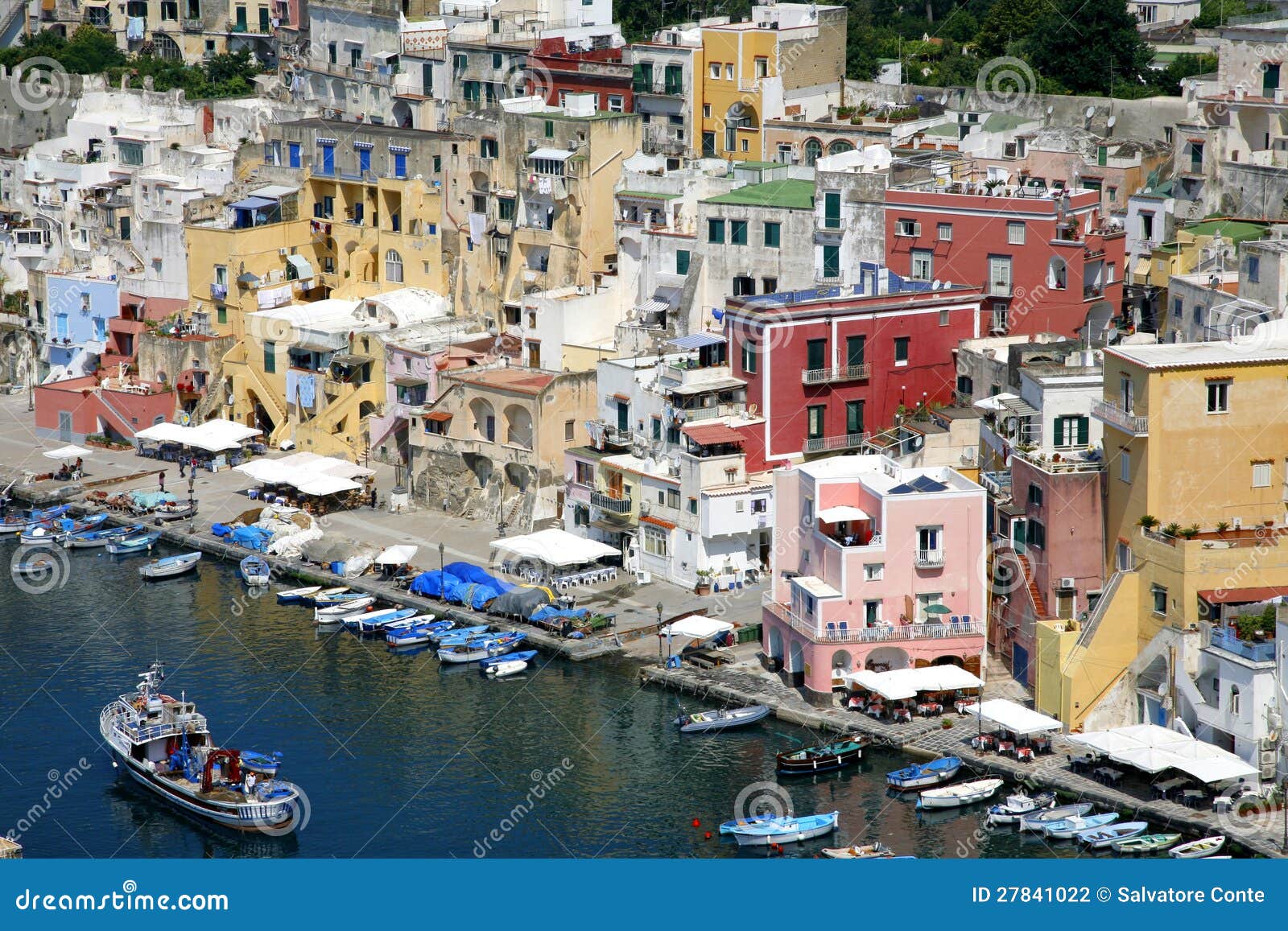 Procida, Bella Isola Nel Mar Mediterraneo Fotografia Stock - Immagine ...
