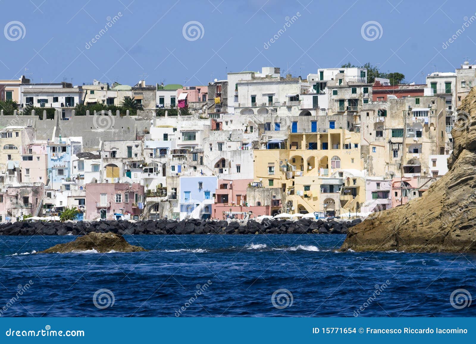 Procida, Eiland in De Middellandse Zee Stock Foto - Image of kerk, heet ...